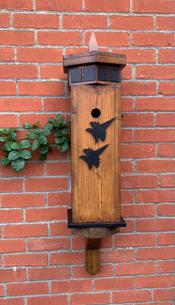 The Control Tower - Birdhouse - Bird & Lodgings